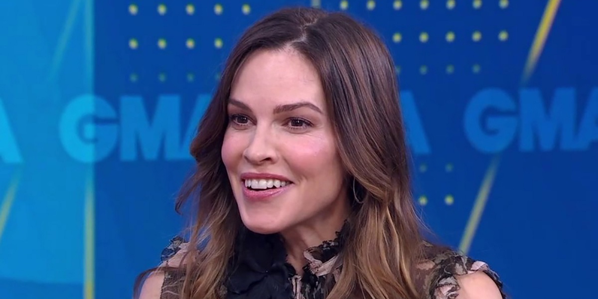 Hilary Swank sarà mamma di due gemelli a 48 anni | GravidanzaOnLine